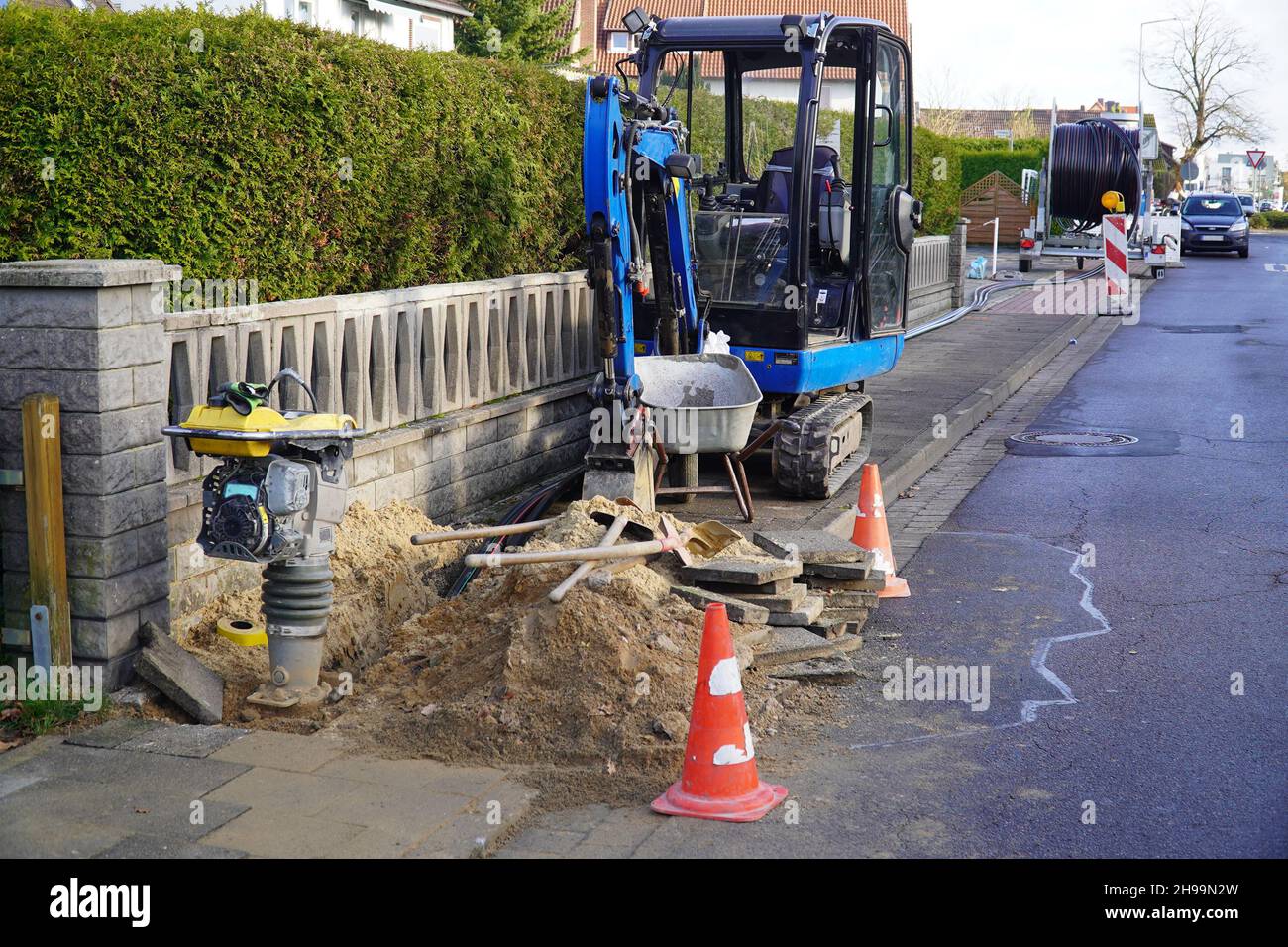 Laying fiber optic cable line hi-res stock photography and images - Alamy