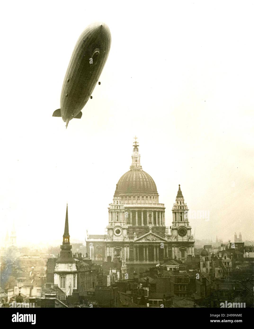 Zeppelin over St Paul's, London, England Stock Photo - Alamy