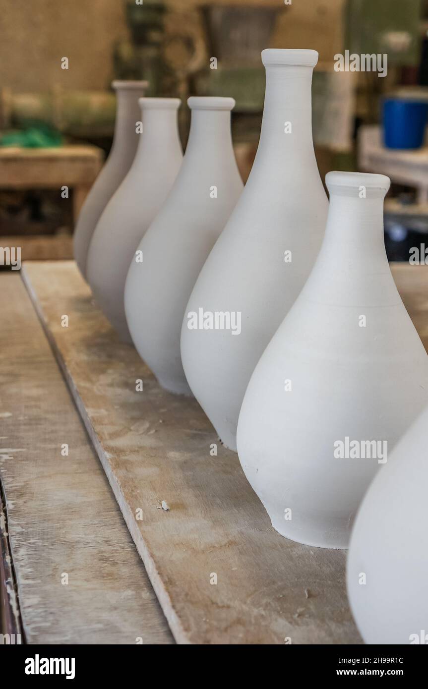 Earthenware clay pottery hi-res stock photography and images - Alamy