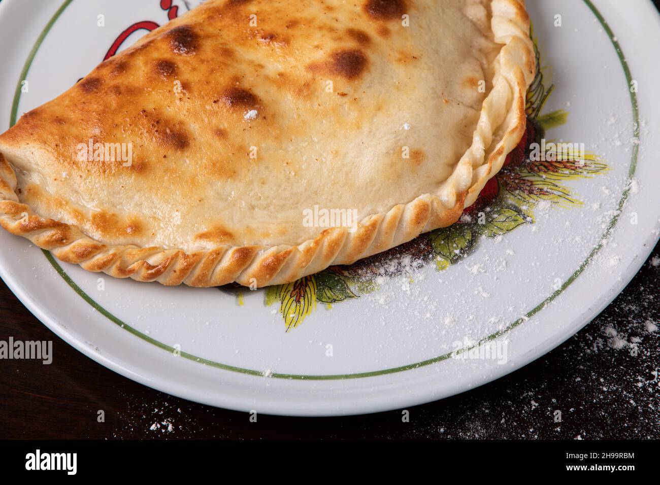 Closed pizza hi-res stock photography and images - Alamy