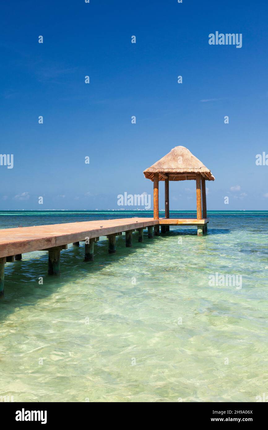 Turquoise beach pier hi-res stock photography and images - Alamy
