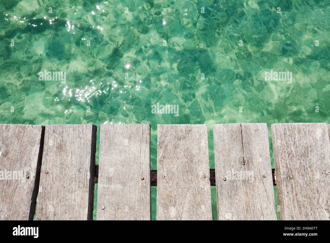 Turquoise water wooden pier hi-res stock photography and images - Alamy