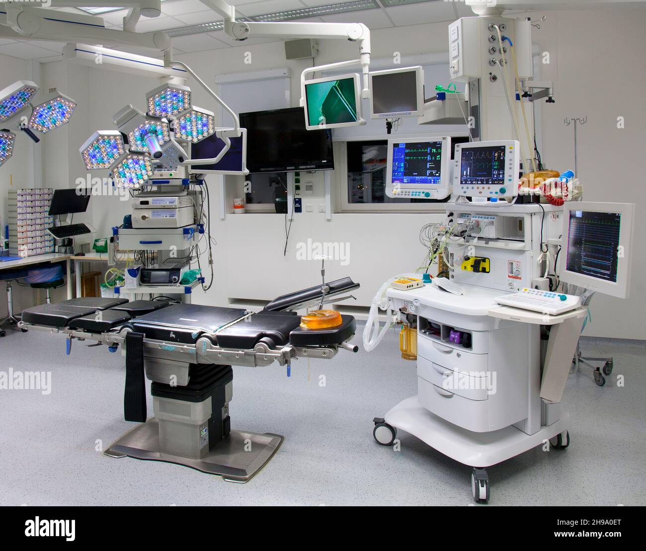 Modern well equipped operating theatre in a new hospital Stock Photo ...