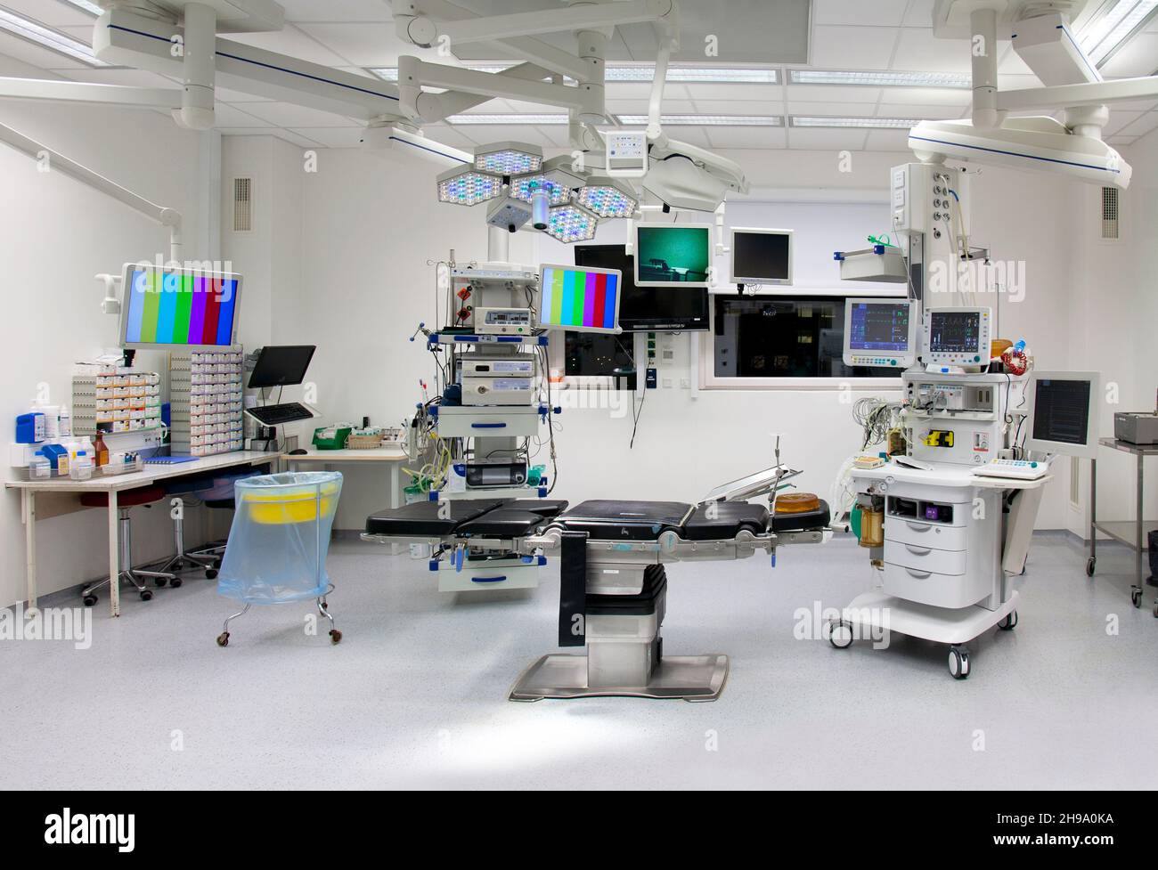 Modern well equipped operating theatre in a new hospital Stock Photo ...