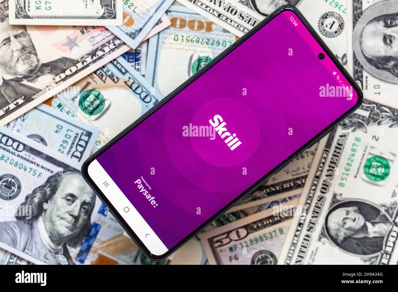 Skrill icon hi-res stock photography and images - Alamy