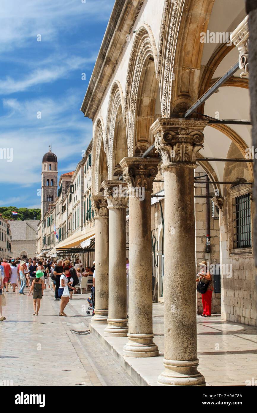 Entrance to the Sponza Palace in Dubrovnik, Croatia Stock Photo - Alamy