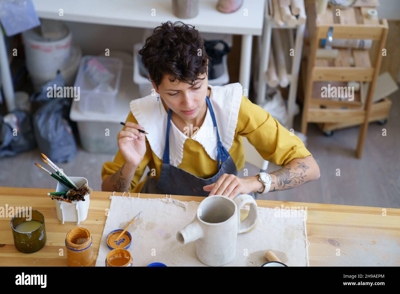 Teapot manufacturing hi-res stock photography and images - Alamy