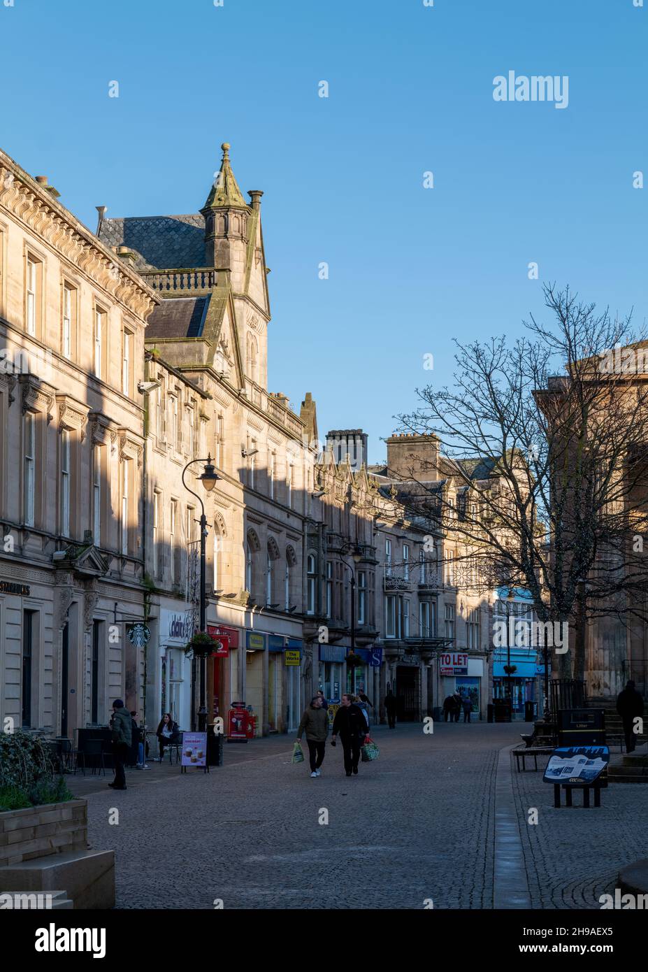 ELGIN, MORAY, SCOTLAND - 3 DECEMBER 2021: This is the very low sun ...