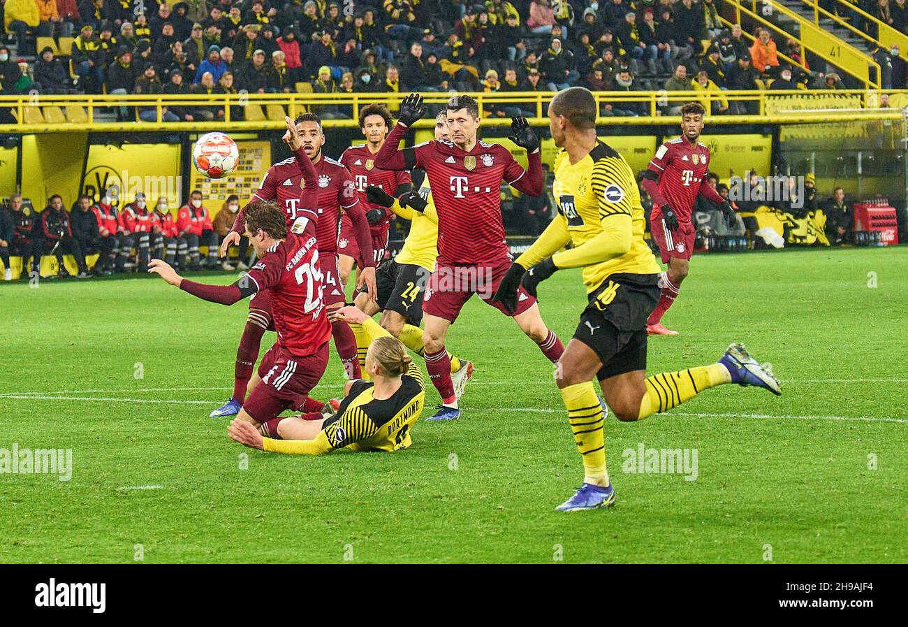 Haaland lewandowski hi-res stock photography and images - Alamy