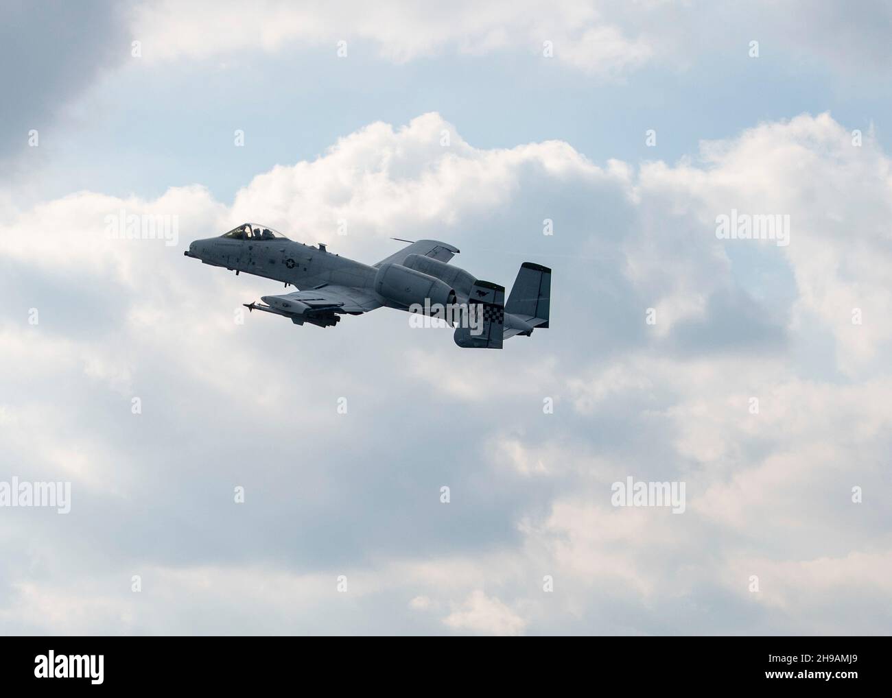 211102-N-TC847-1274 EAST CHINA SEA (Dec. 2, 2021) U.S. Air Force A-10 ...