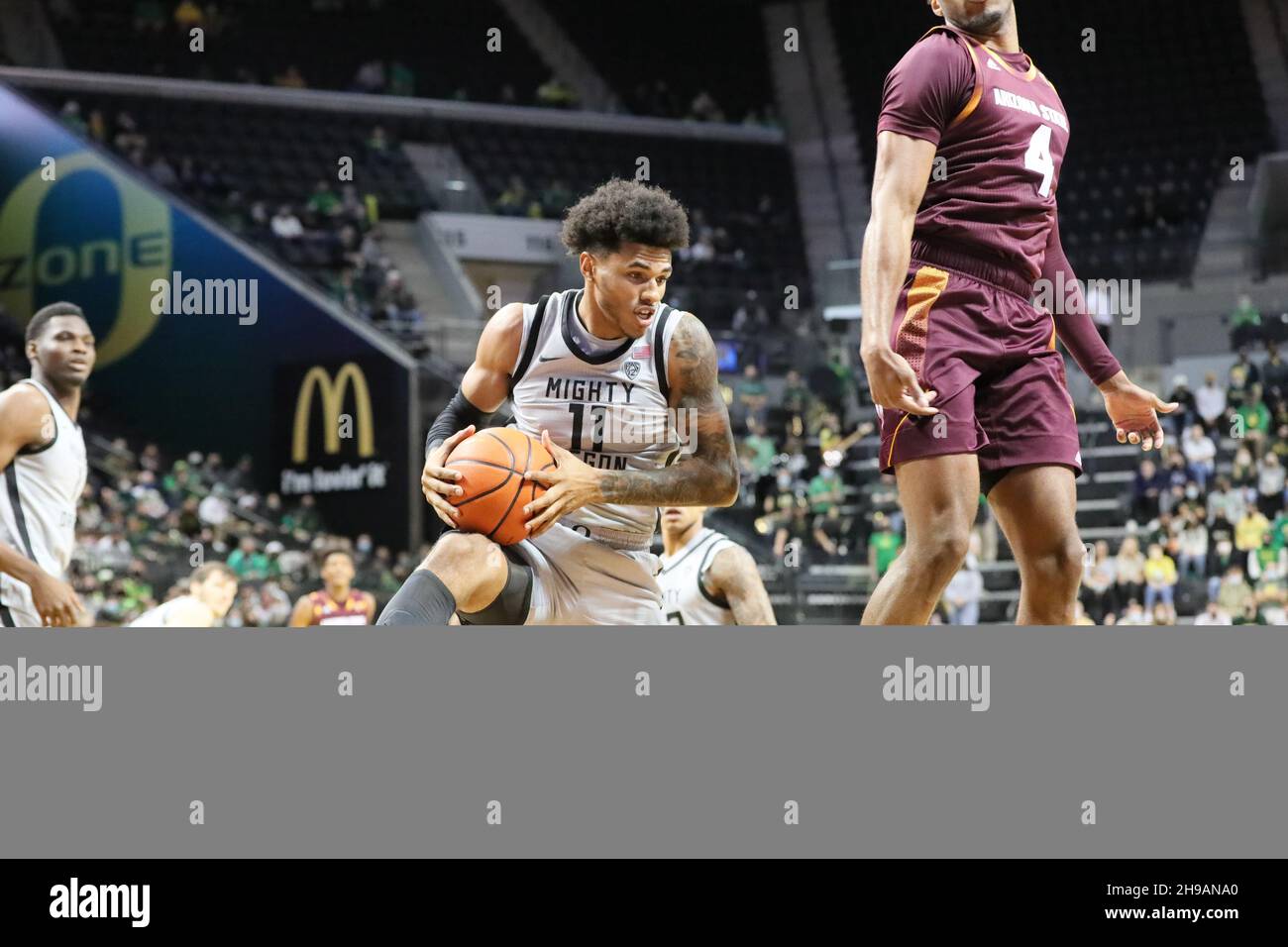 December 5, 2021: Oregon Ducks guard Rivaldo Soares (11) pulls down a ...