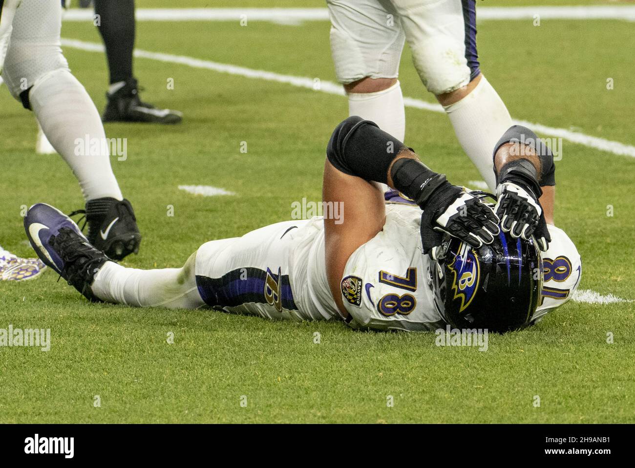 Two point conversion hi-res stock photography and images - Alamy