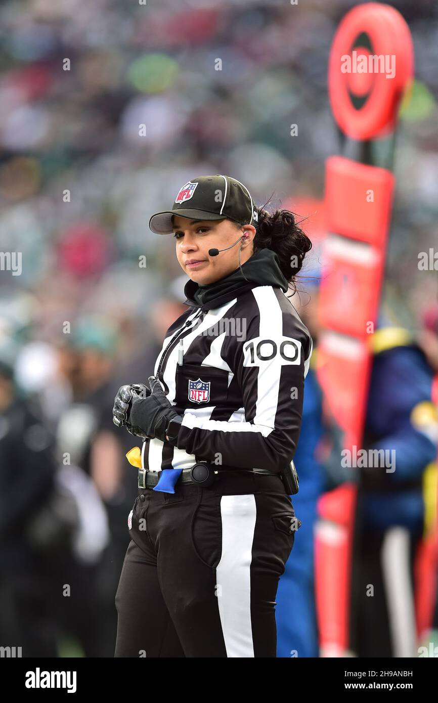 East Rutherford, New Jersey, USA. 5th Dec, 2021. Lone Judge MARIA CHAKA ...
