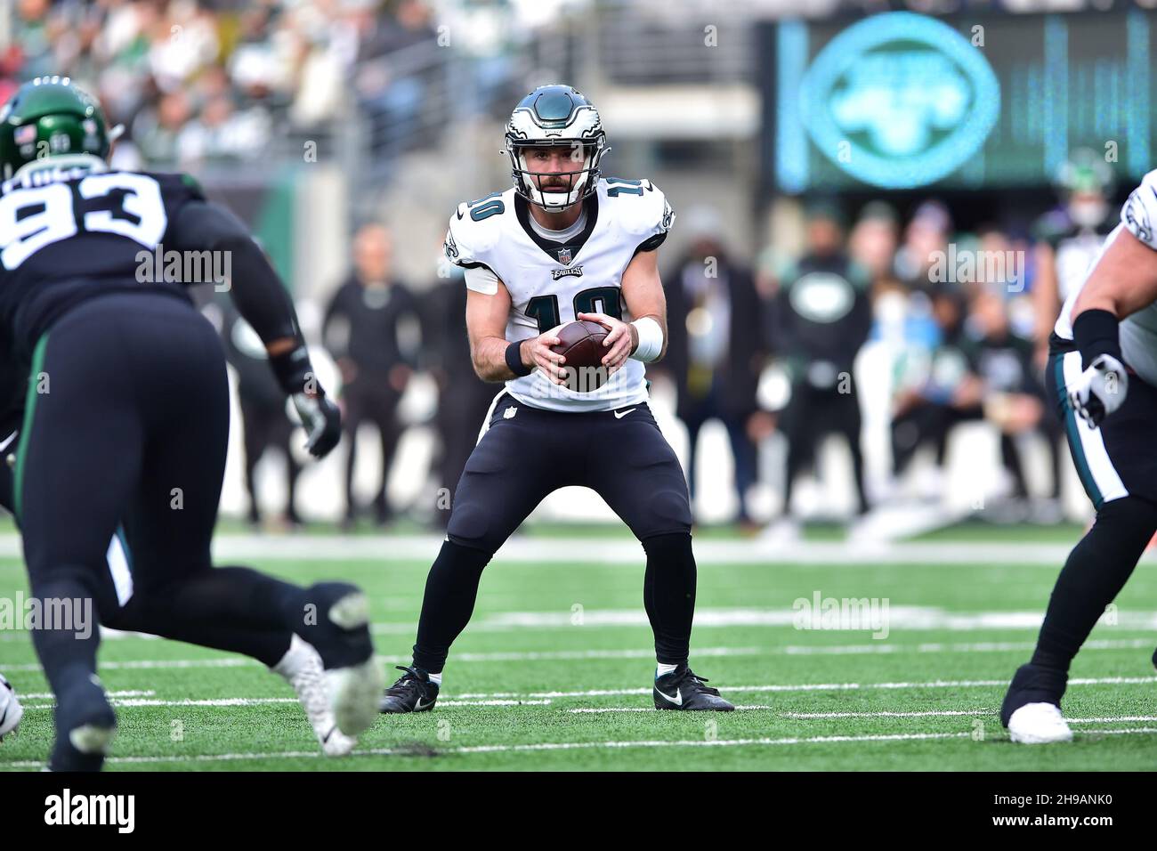 East Rutherford, New Jersey, USA. 5th Dec, 2021. Philadelphia Eagles quarterback GARDNER MINSHEW ...