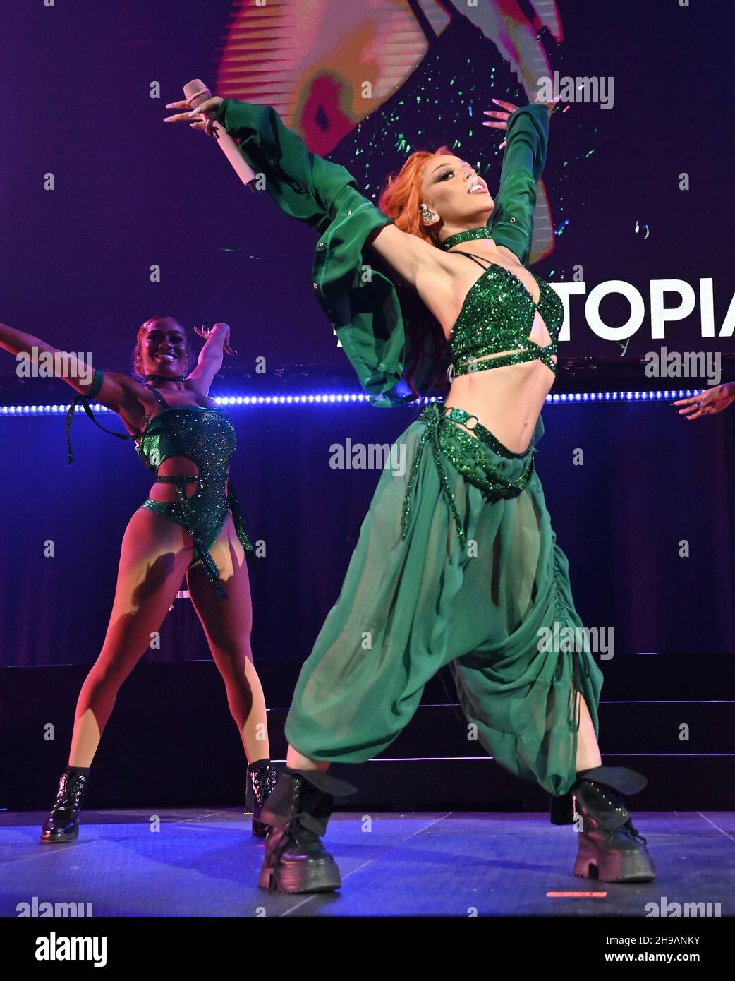 SAN JOSE, CALIFORNIA - DECEMBER 04: Doja Cat performs during the 2021 ...