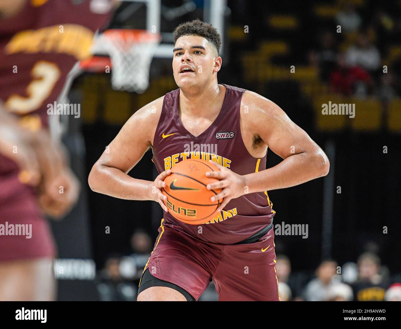 Ncaa basketball 2021 2nd half hi-res stock photography and images - Alamy