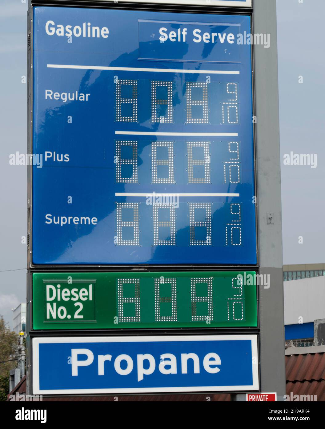 Service station sign hi-res stock photography and images - Alamy