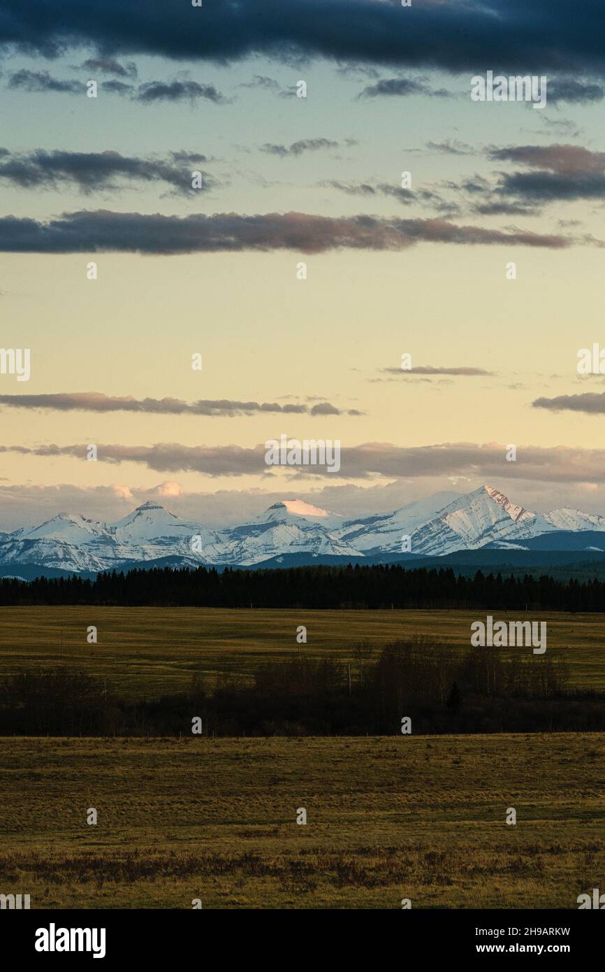 Canada calgary banff canadian rockies hi-res stock photography and ...