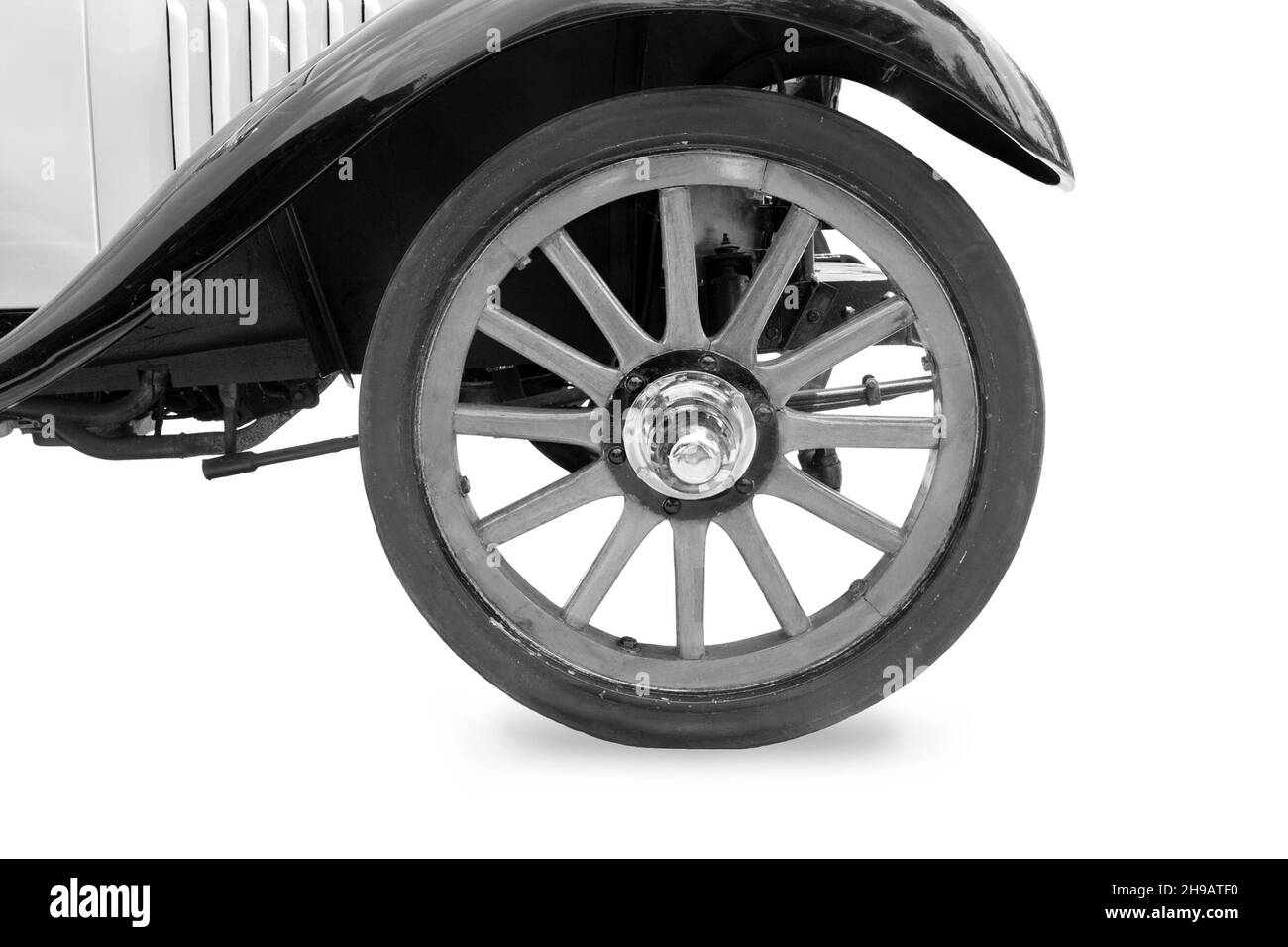 Vintage tire and wood rim of old classic car Stock Photo - Alamy