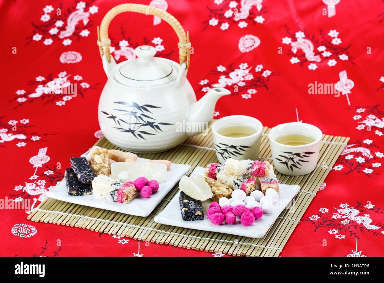 Singapore snacks hi-res stock photography and images - Alamy