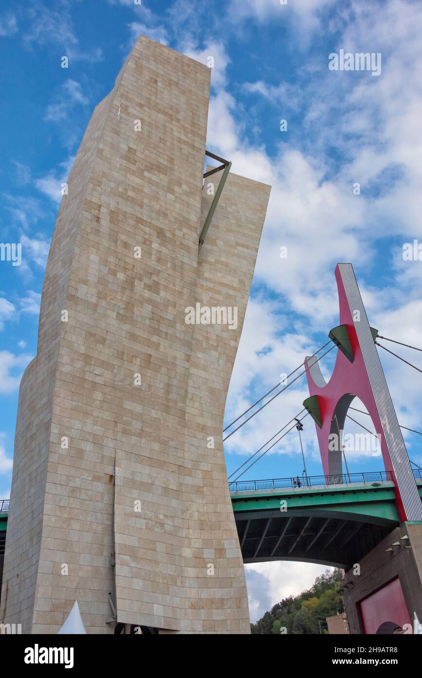 La Salve Bridge on Nervion River with part of Guggenheim Museum, Bilbao ...
