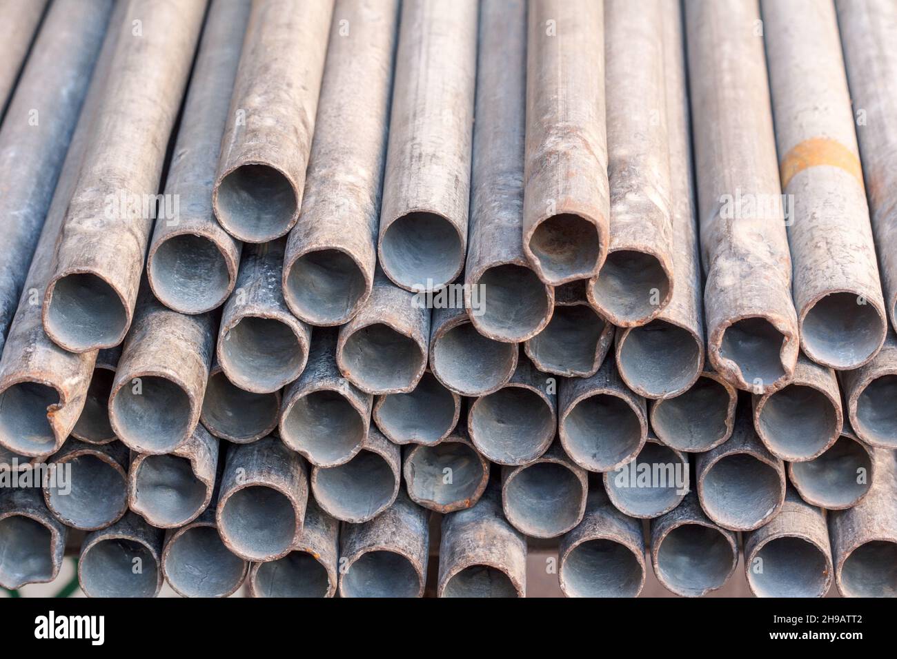 Straight pipes hi-res stock photography and images - Alamy