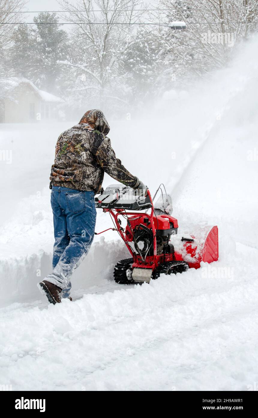 Deep snow blower hi-res stock photography and images - Alamy