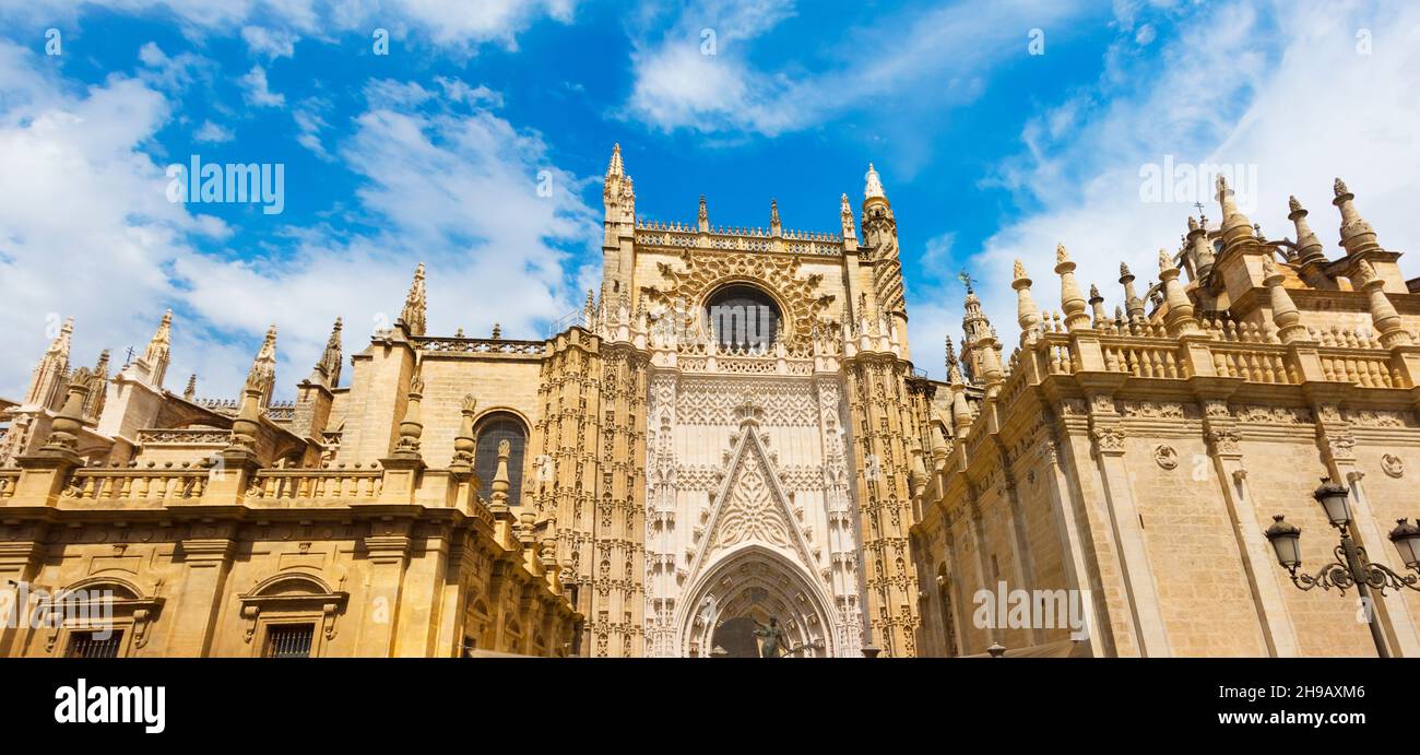 Panoramic of seville hi-res stock photography and images - Alamy