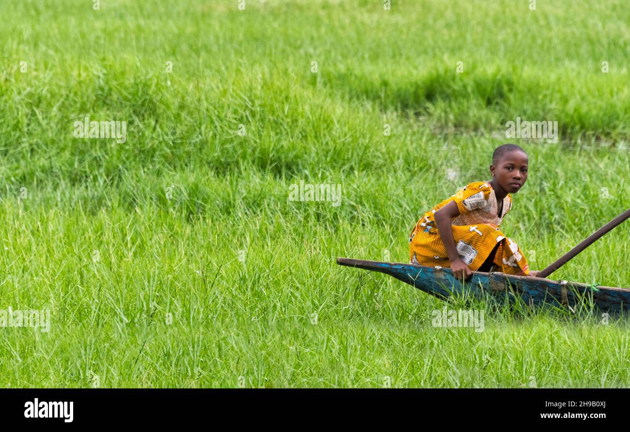 One person rowing boat hi-res stock photography and images - Alamy