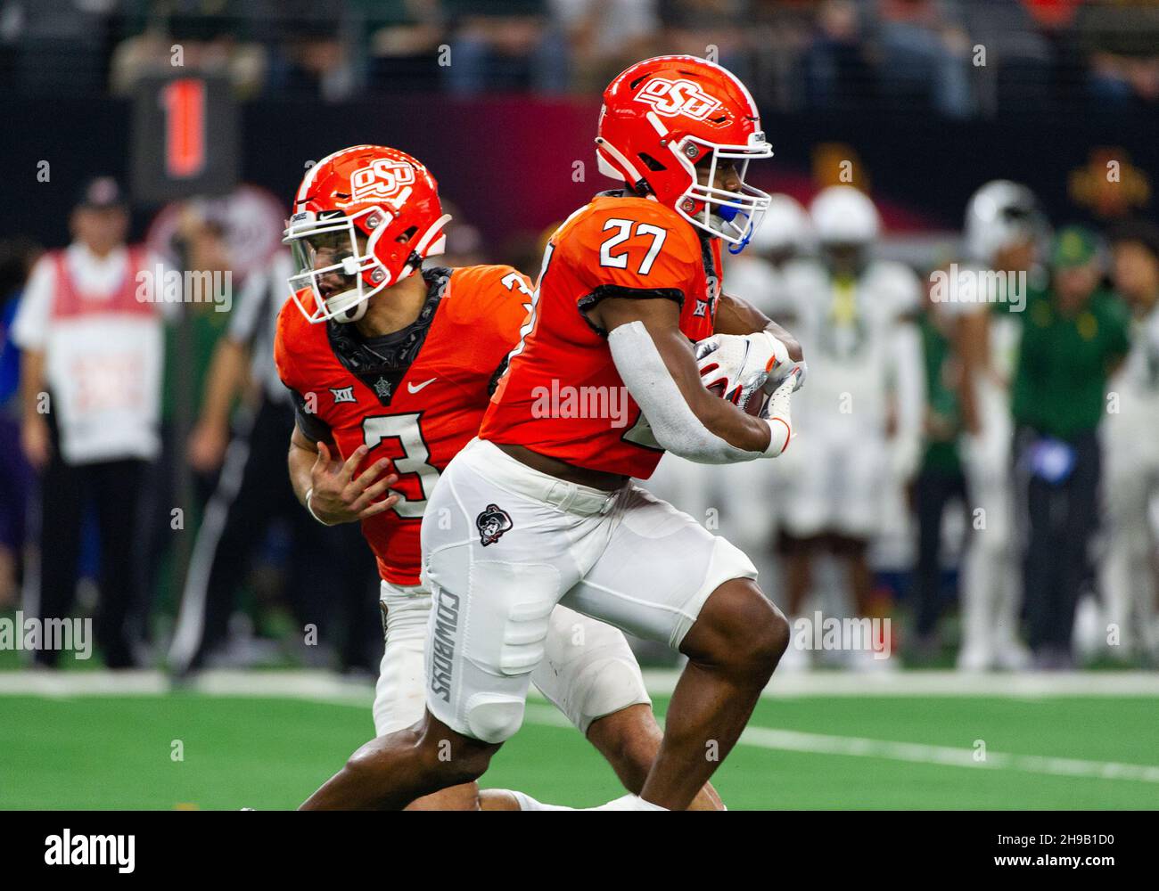 December 4 2021: Oklahoma State Cowboys quarterback Spencer Sanders (3 ...