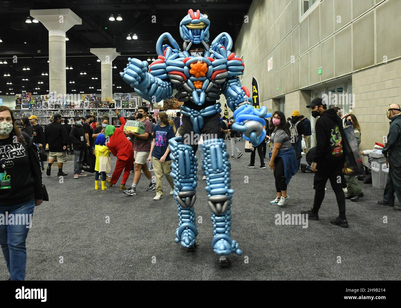 Los Angeles, USA. 05th Dec, 2021. A cosplayer dressed up as robot made ...