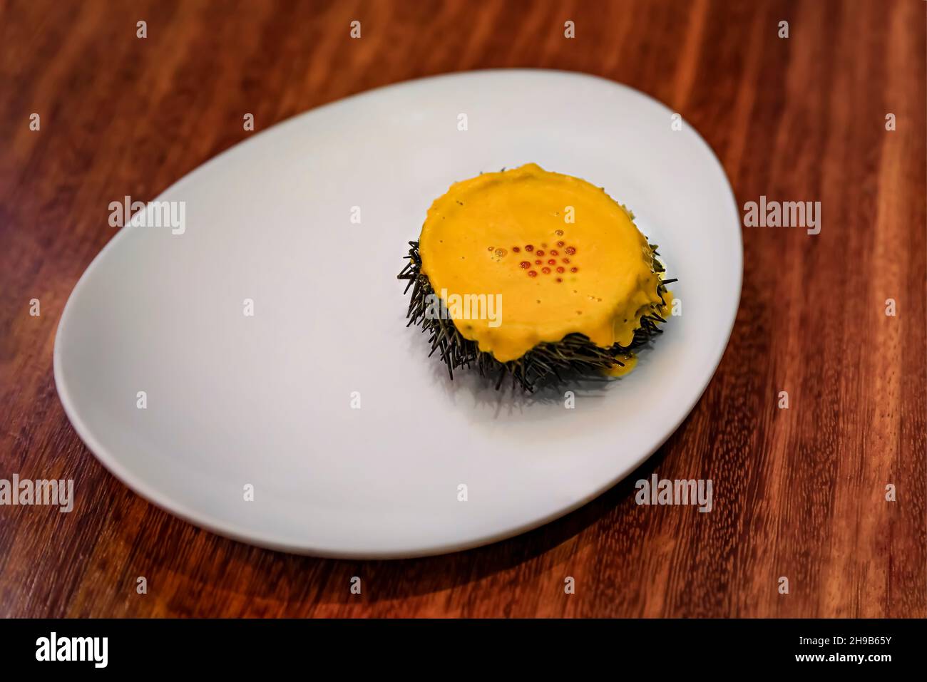 Caviar and uni hi-res stock photography and images - Alamy