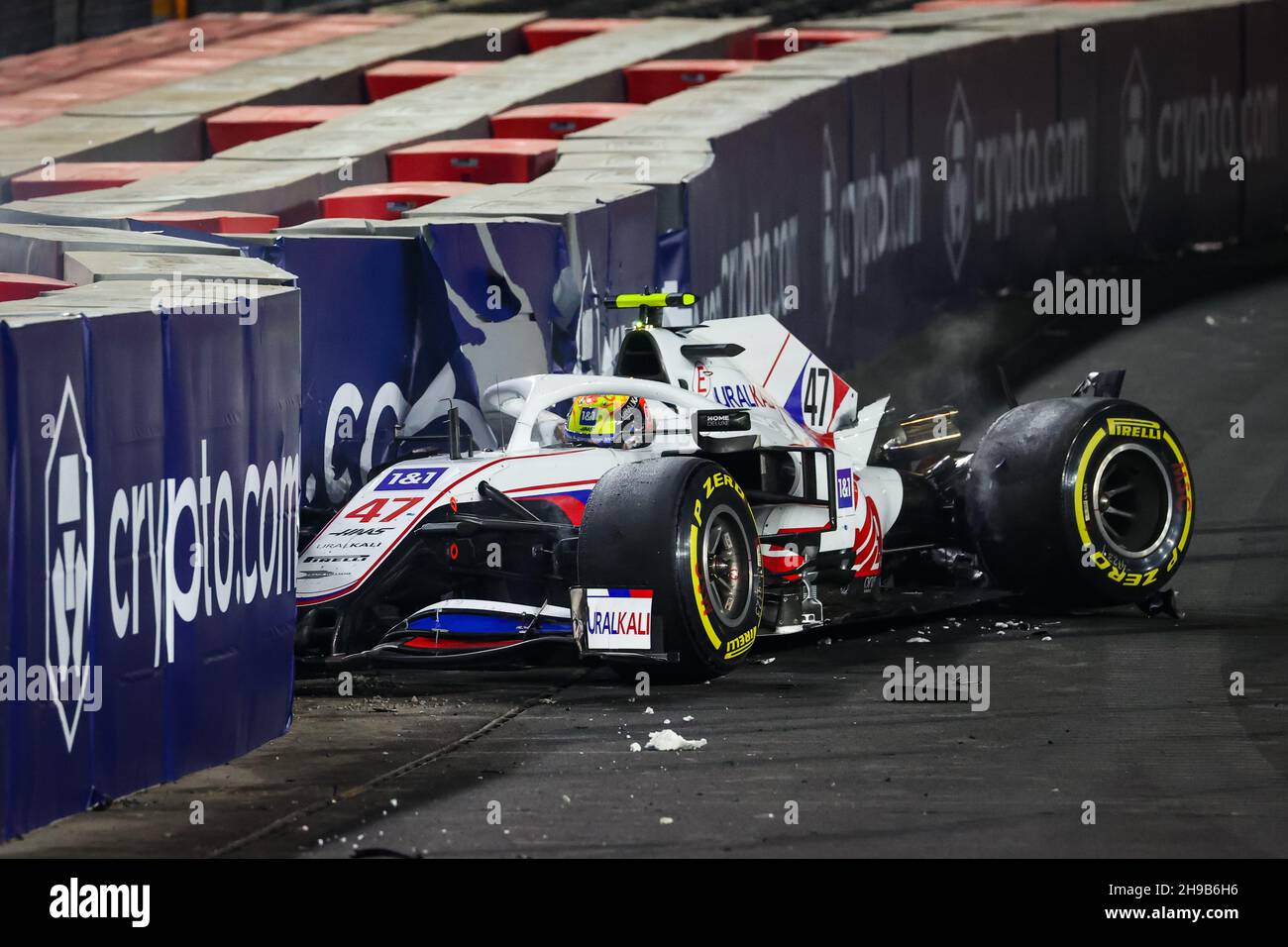 SCHUMACHER Mick (ger), Haas F1 Team VF-21 Ferrari, action crash ...