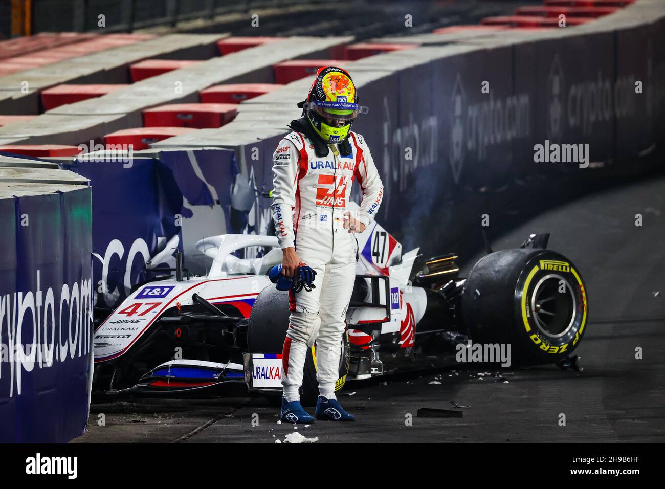 SCHUMACHER Mick (ger), Haas F1 Team VF-21 Ferrari, action crash ...