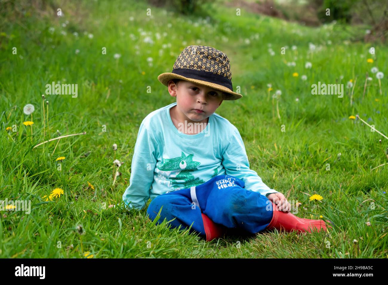 a young child in nature Stock Photo - Alamy