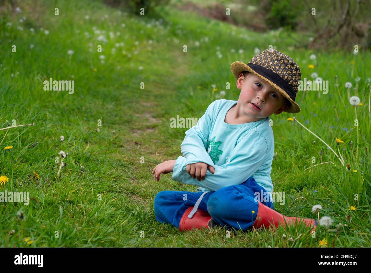 a young child in nature Stock Photo - Alamy