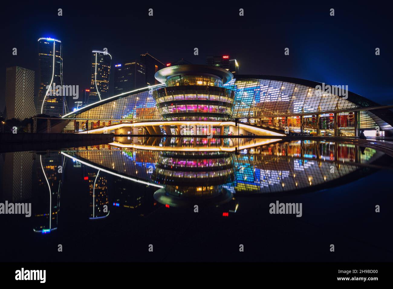Hangzhou capital zhejiang province hi-res stock photography and images ...