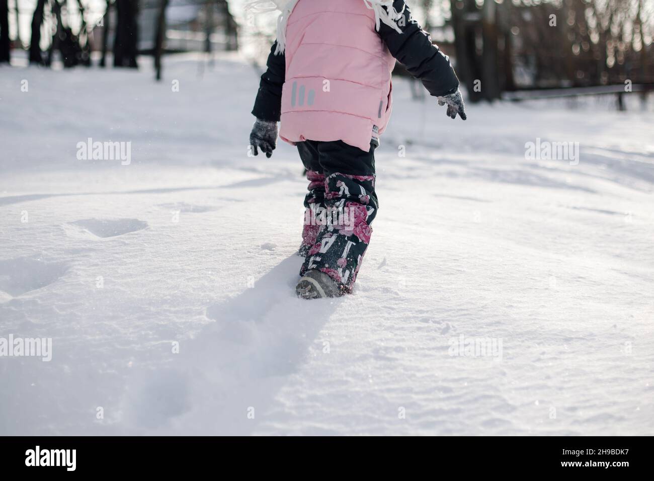 Snow children walk hi-res stock photography and images - Alamy
