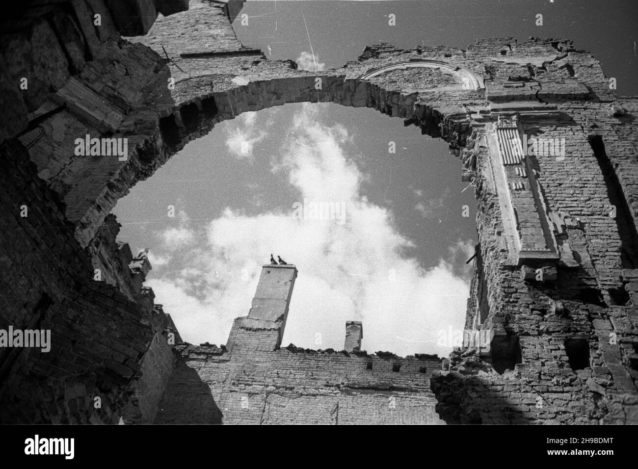 Warszawa, 1947-09. Ruiny pa³acu Przebendowskich - Radziwi³³ów. Budynek ...