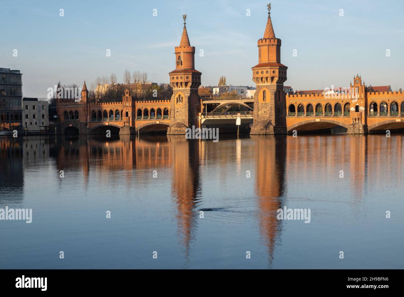 Bridges historic locations hi-res stock photography and images - Alamy