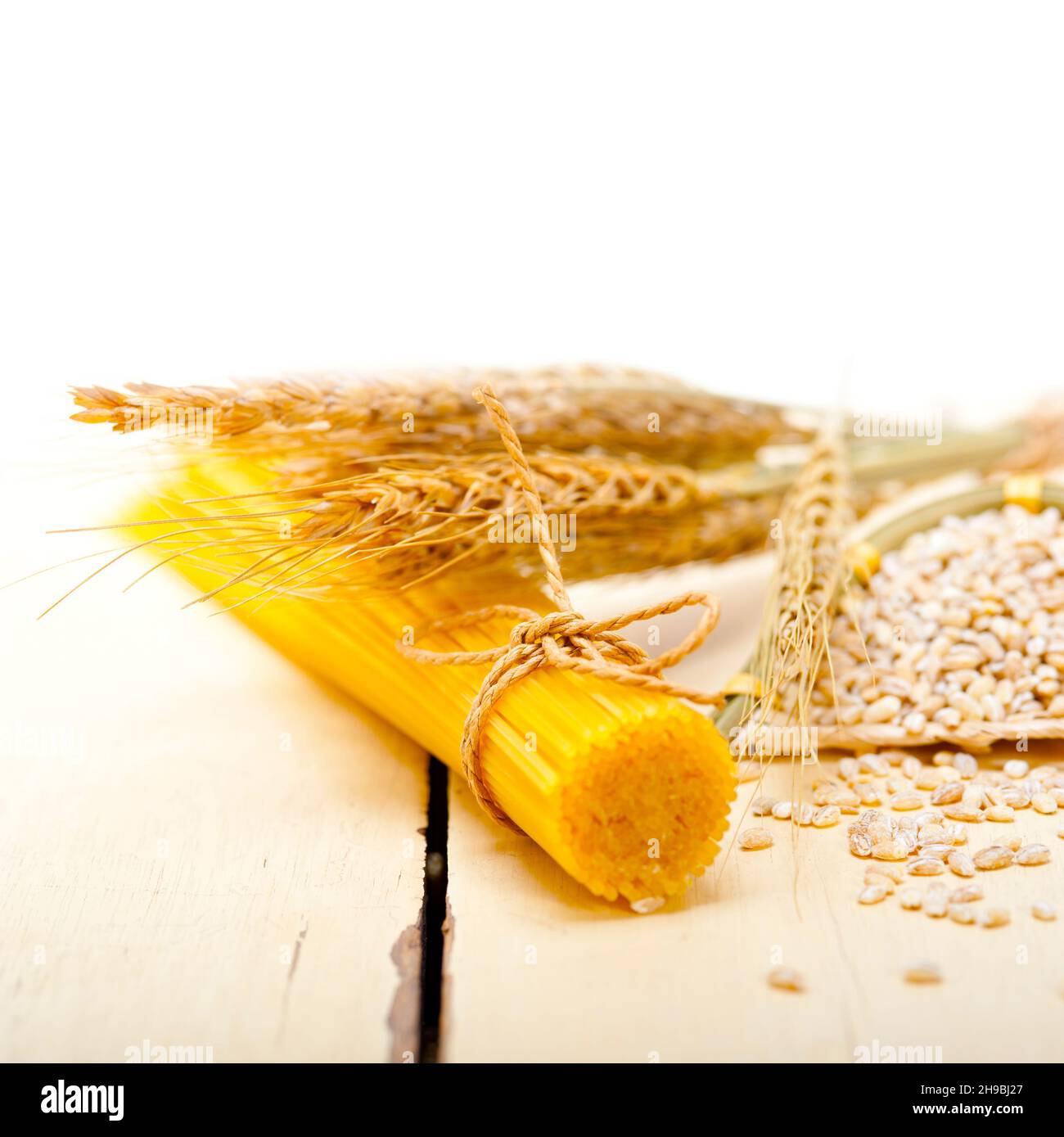 organic Raw italian pasta and durum wheat grains crop Stock Photo - Alamy