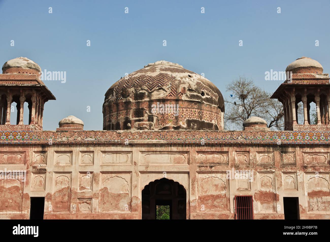 Tomb of Dai Anga in Lahore, Punjab province, Pakistan Stock Photo - Alamy