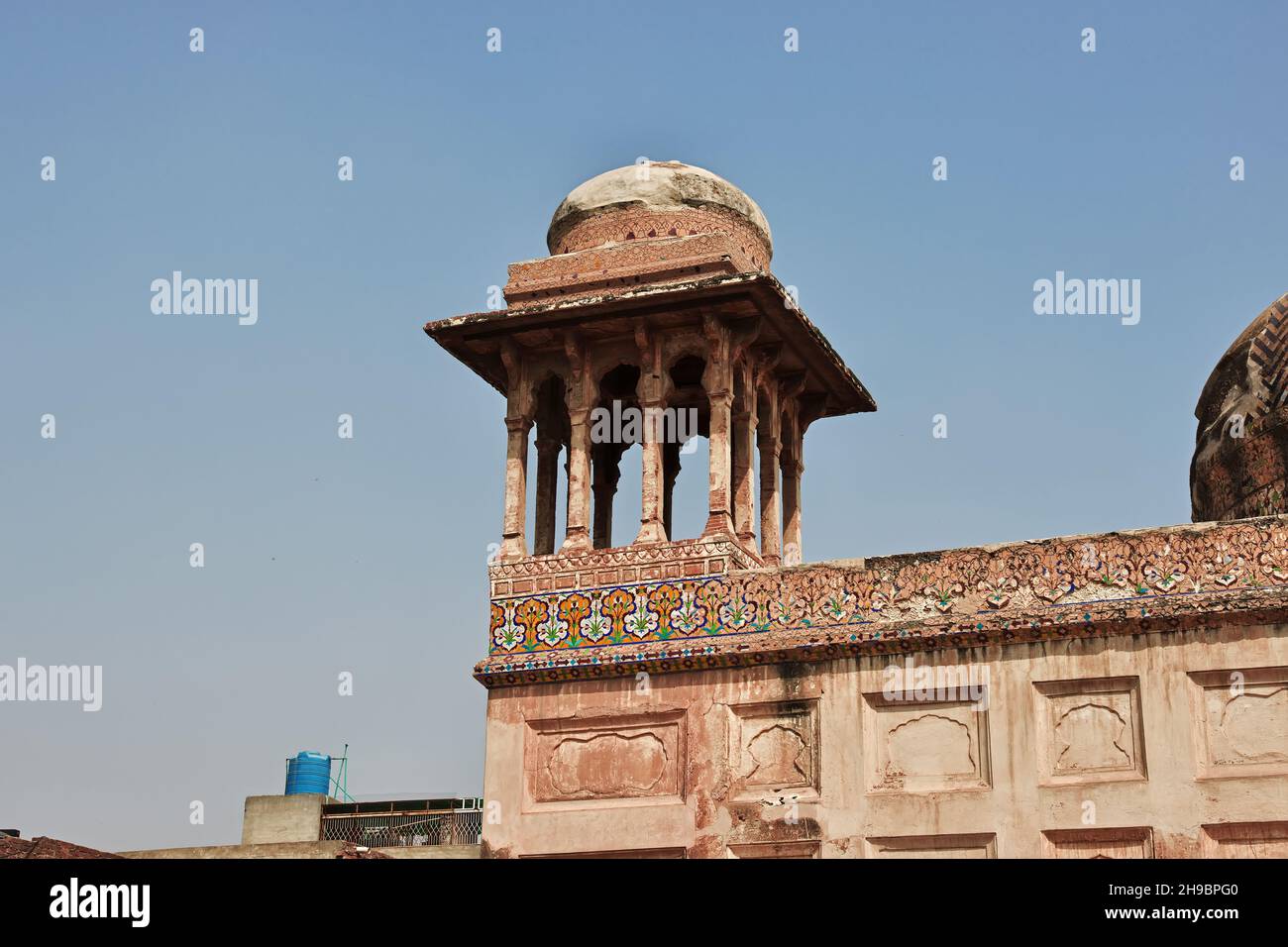 Tomb of Dai Anga in Lahore, Punjab province, Pakistan Stock Photo - Alamy