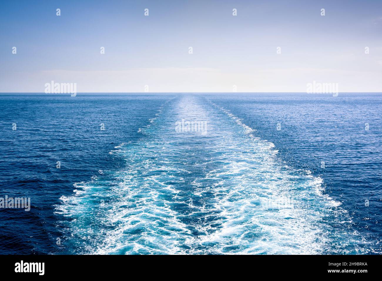 Crossing the high seas hi-res stock photography and images - Alamy