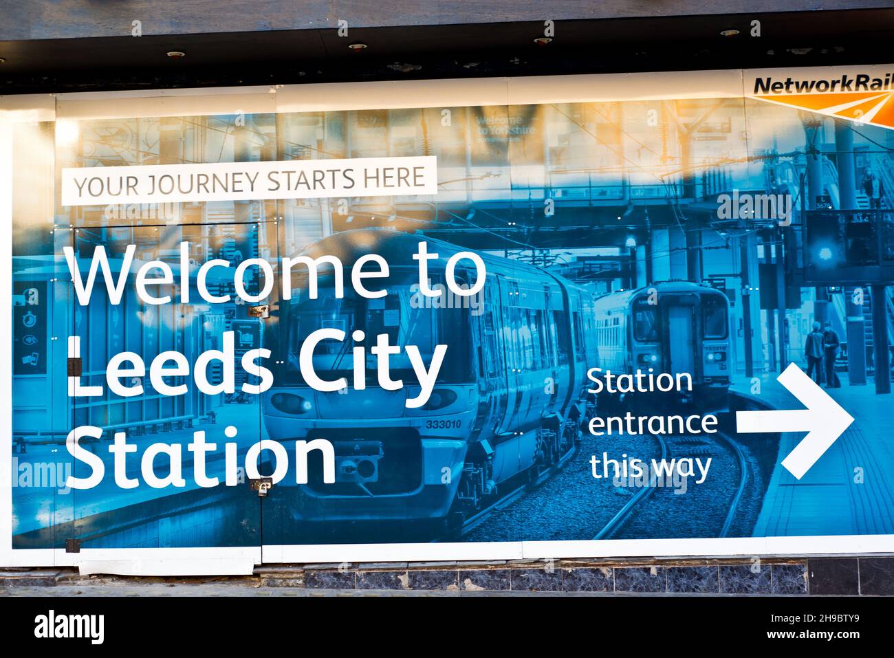 Welcome to leeds station hi-res stock photography and images - Alamy