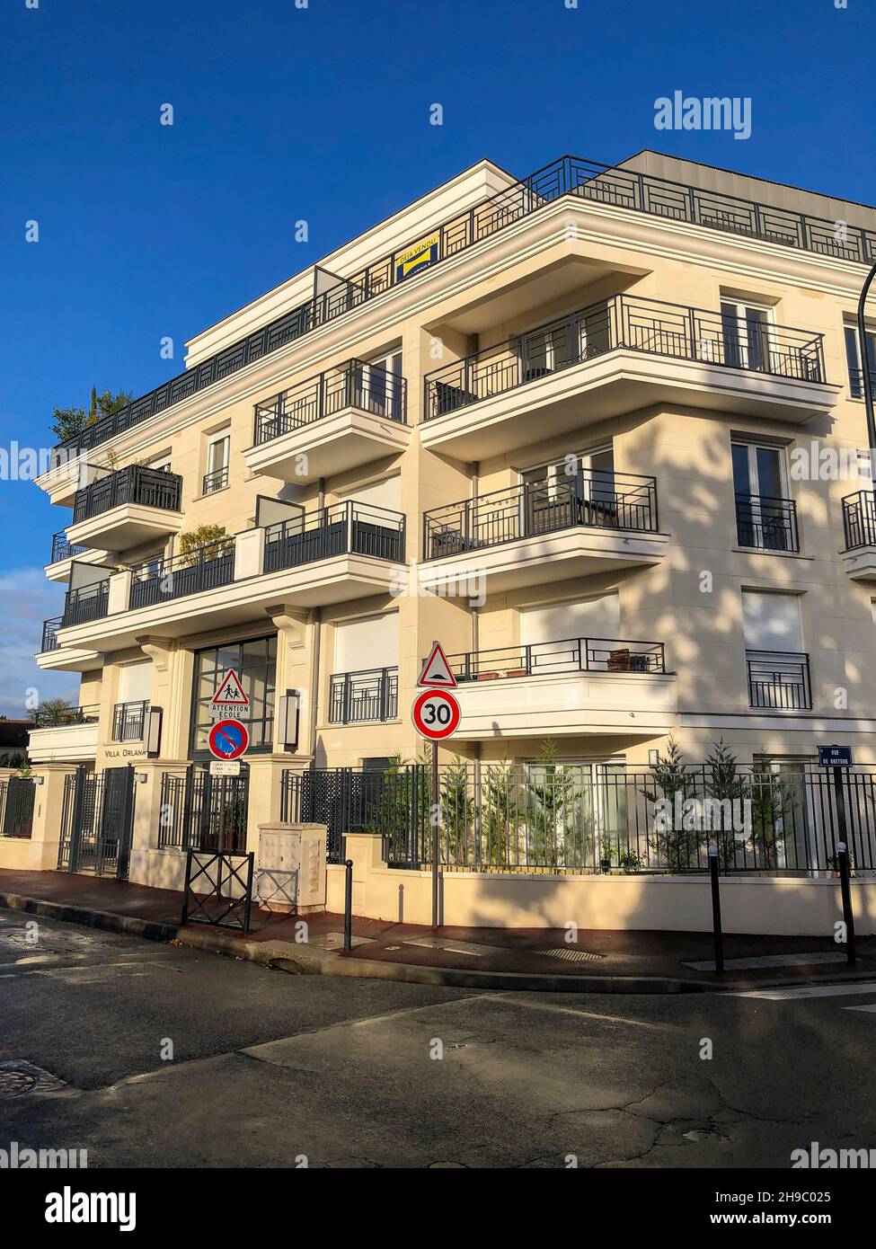 Saint-Maur-des-Fossés, France, Modern Architecture, Residentel ...