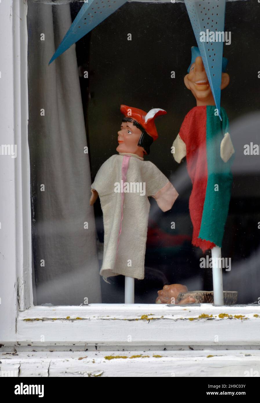 Glove puppets hi-res stock photography and images - Alamy