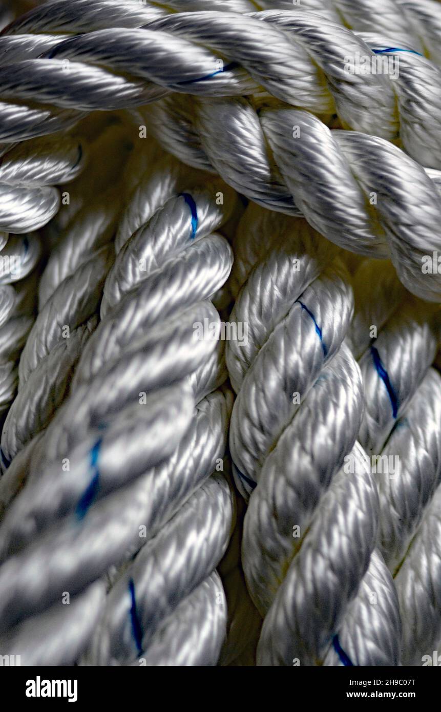 white polyester boat mooring rope Stock Photo - Alamy
