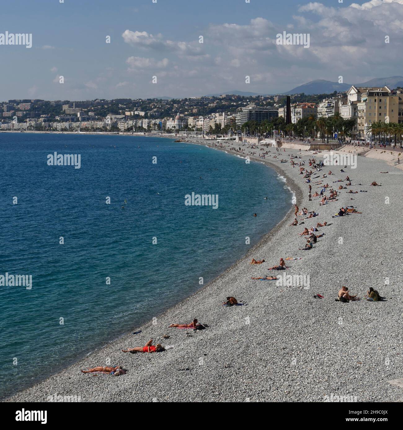 French women sunbathing hi-res stock photography and images - Alamy