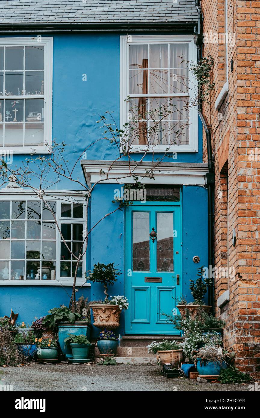 Blue monochromatic hi-res stock photography and images - Alamy